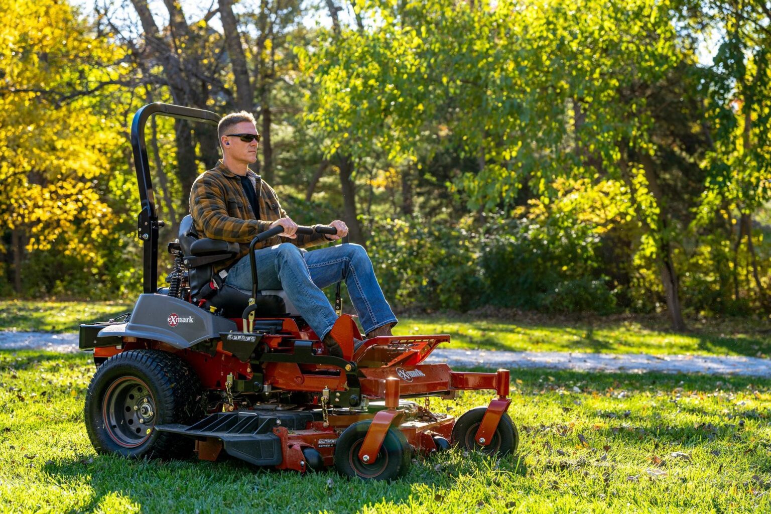 Exmark to offer suspended operator platform on Lazer Z S-Series